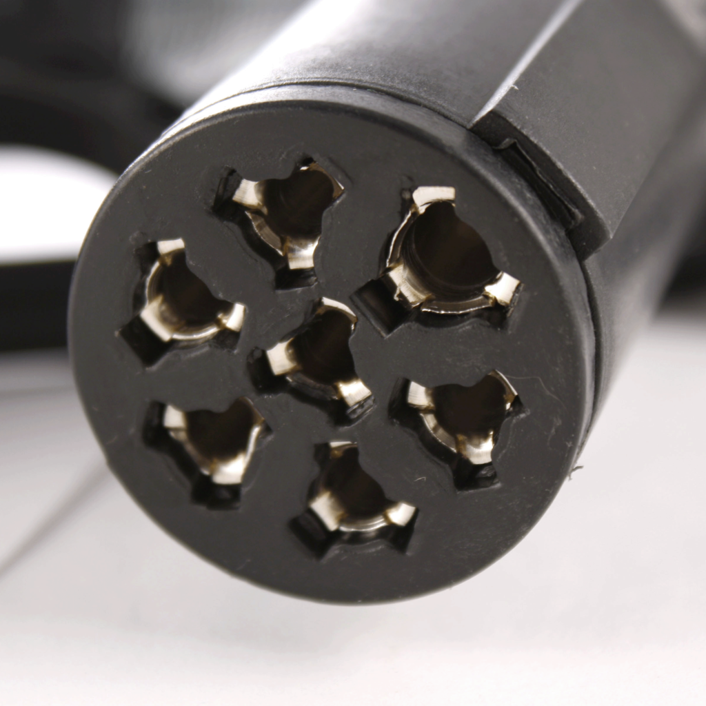 7-Way Round to Flat Adapter | Commercial to RV Connect